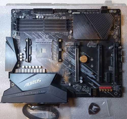 Gigabyte B550 aorus elite V2 (s. AM4 )