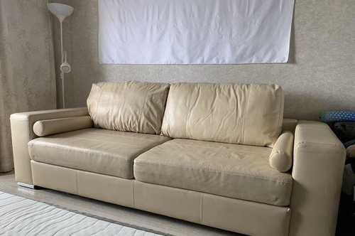 Огромный кожаный диван раскладной 245x100x63 см