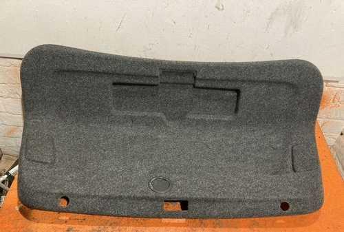Обшивка крышки багажника Volkswagen Passat B6