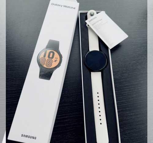 Samsung Galaxy Watch4 44mm