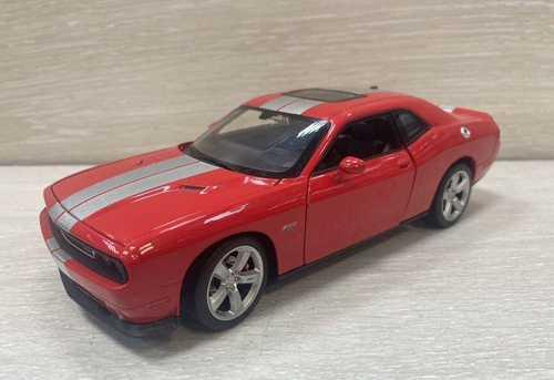 Модель автомобиля Dodge Chalenger 2012 1:24
