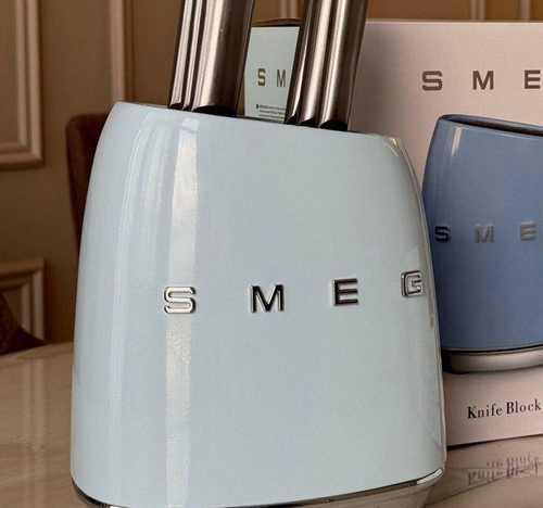 Ножи для кухни   светло серая подставка smeg