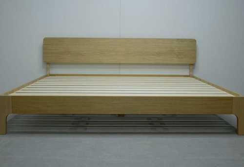 Кровать двуспальная в скандинавском стиле 160х200