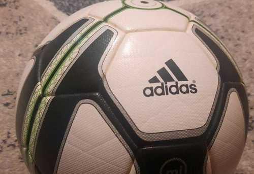 Футбольный мяч adidas smart ball