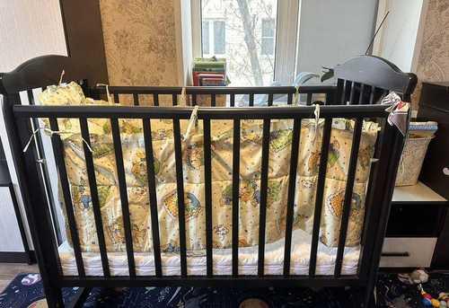 Кроватка для новорожденных с матрасом и бортиками