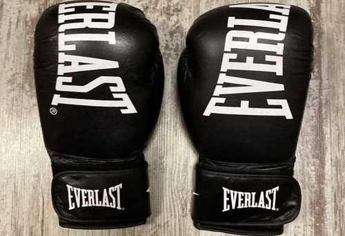 Боксерские перчатки черные