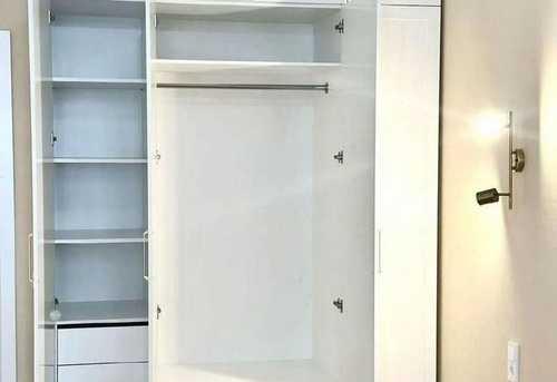 Шкаф с встроенной гладильной доской