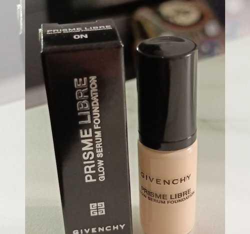 Givenchy prisme libre glow serum foundation 0N-5мл