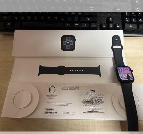 Apple Watch SE 2 (2023) 44mm Midnight