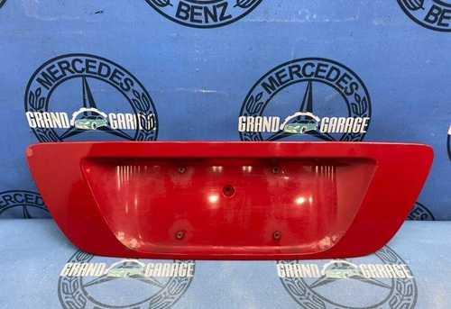 Накладка крышки багажника Mercedes-Benz C-Class