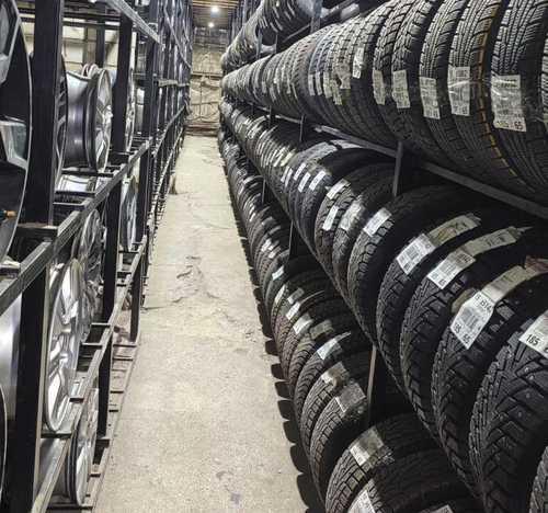 Bridgestone Ice Partner 215/45 R17 87M