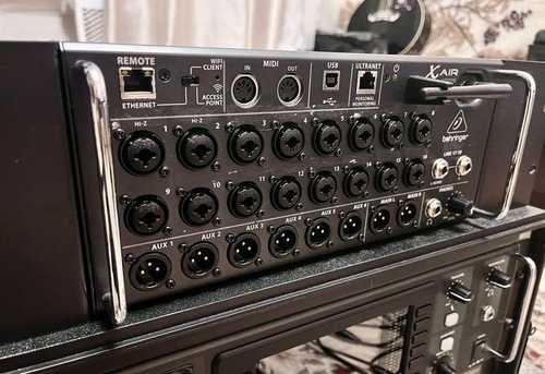 Микшерный пульт Behringer Xr18