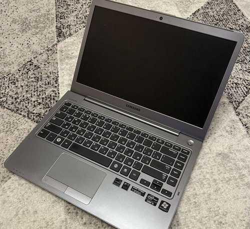 Ноутбук для работы и учебы Samsung NP530U4C-S03