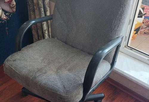 Компьютерное кресло стул на колесиках