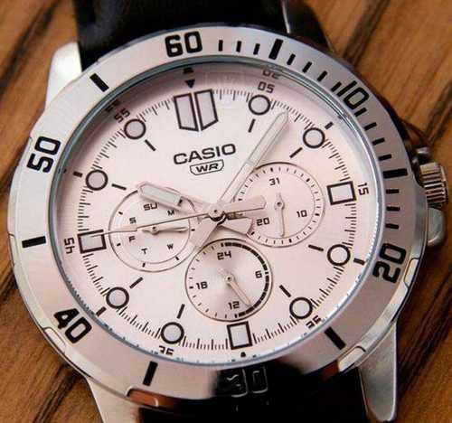 Casio Collection MTP-VD300L-7E