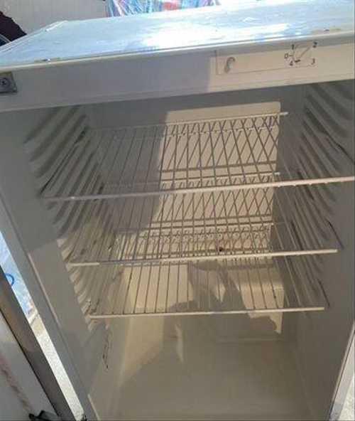 Холодильник встраиваемый bauknecht