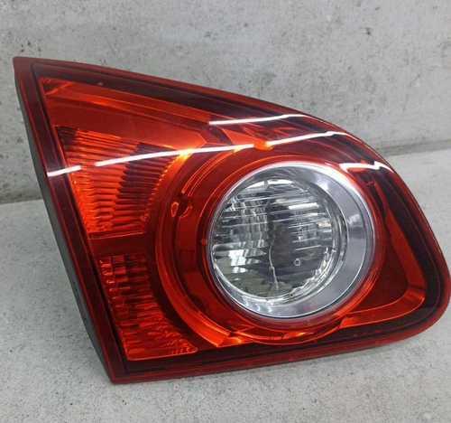 Фонарь крышки багажника правый Nissan Qashqai 2007