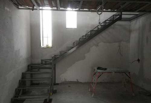 Металлокаркас лестницы на второй этаж в коттедж