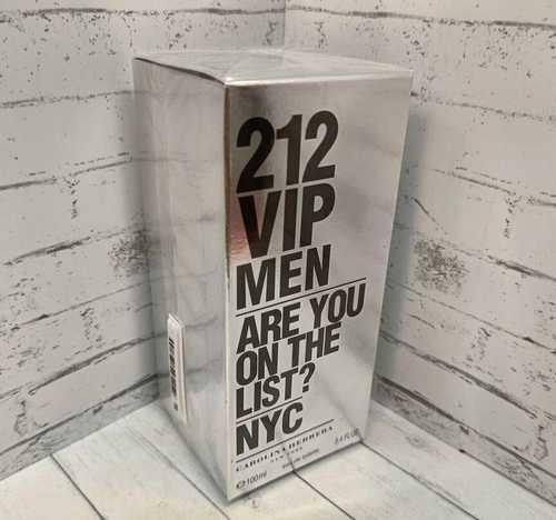 Carolina herrera 212 vip men 100 ml