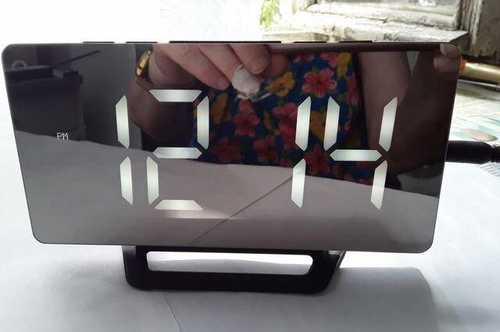 Ультратонкие часы-будильник DS-3625В