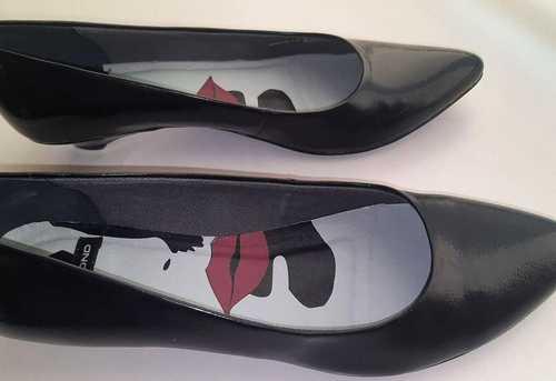 Туфли женские 38 размер черные бренд Vagabond