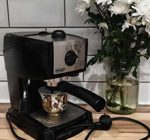 Кофеварка рожковая delonghi