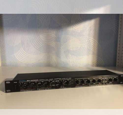 Аналоговый компрессор-лимиттер Alesis 3630