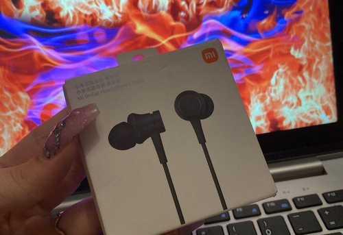 Наушники xiaomi Mi in-ear headphones basic