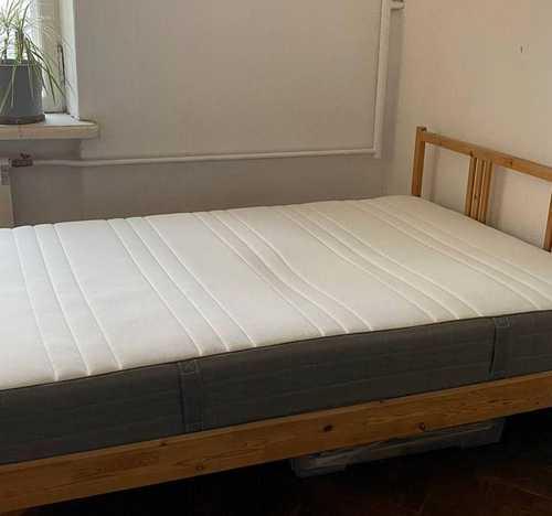 Кровать с матрасом IKEA 150х200
