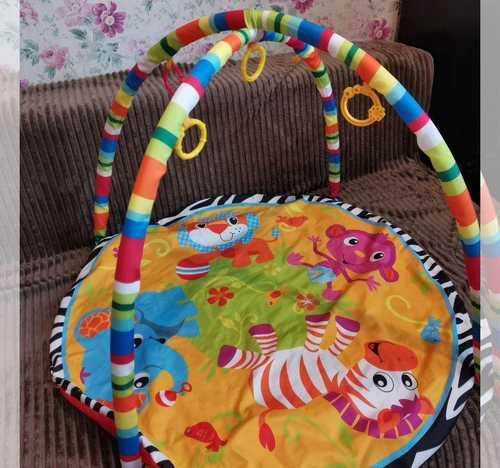 Развивающий коврик и игрушки