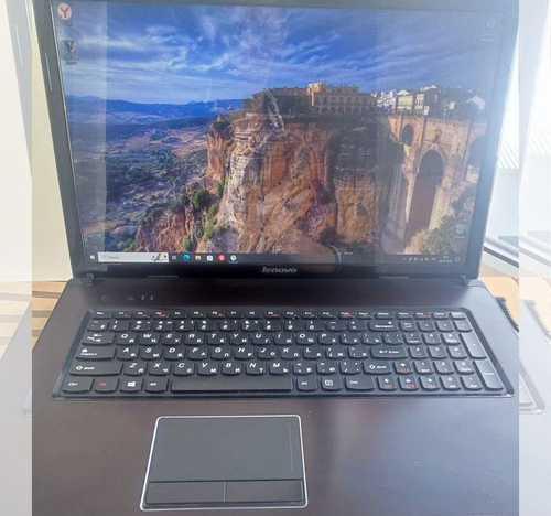 Lenovo G780 (i5-3210M/GT 635M/SSD 256/DDR3 12GB)