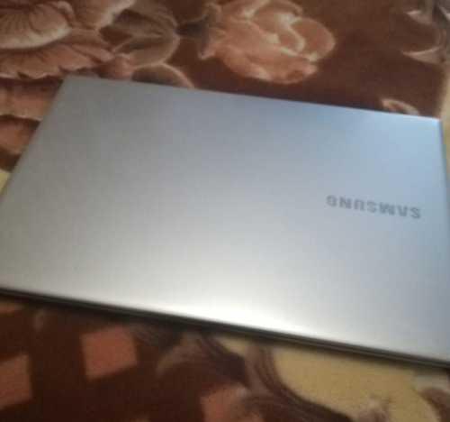 Ноутбук Samsung np450r5e