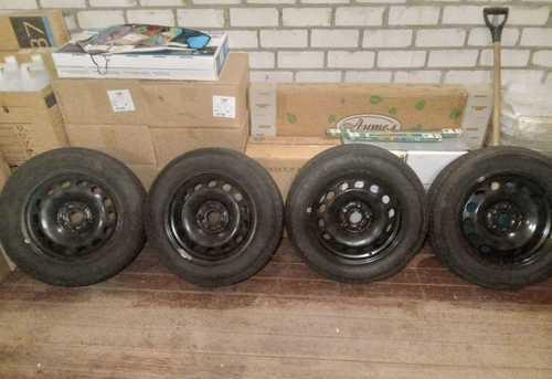 Колеса в сборе летние 205/60 R16 с колпаками