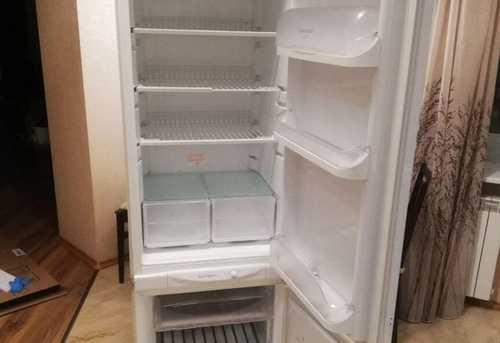 Встраиваемый холодильник ariston
