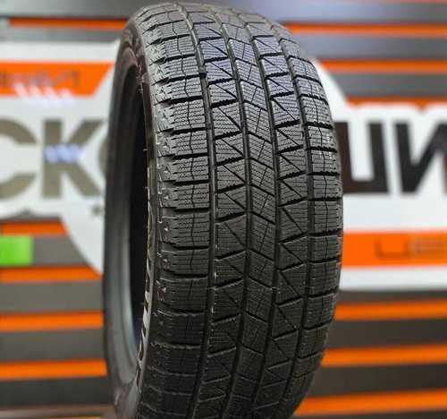 Royal Black Royal Ice 215/60 R16