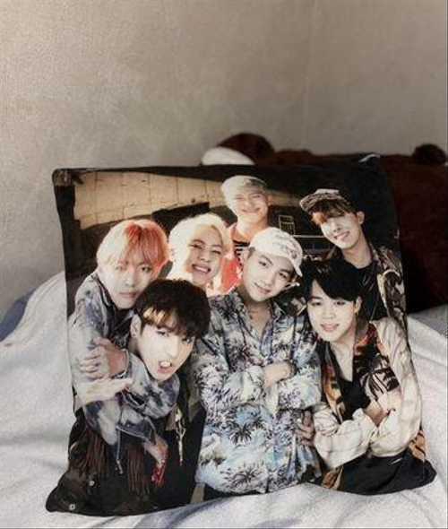 Подушка с BTS