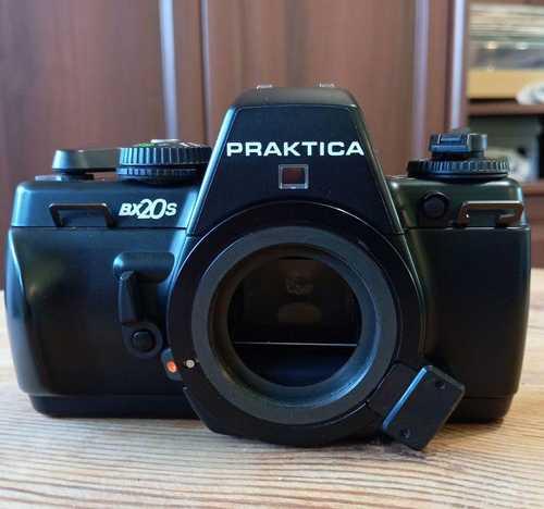 Пленочный фотоаппарат Praktica BX20S