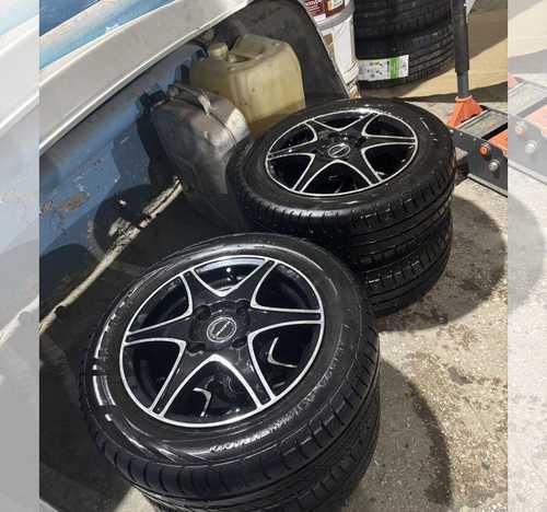 Литые диски r14 4x114 3 с шинами Viatti 185/60 R14