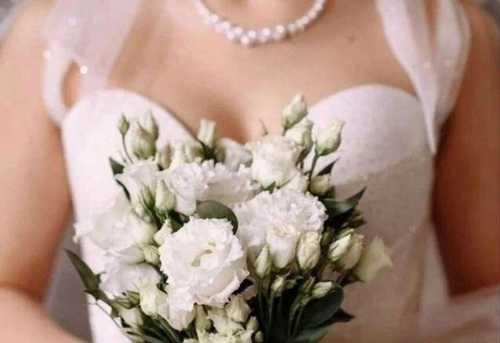 Букет невесты из лизиантуса