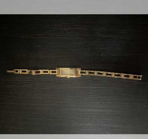 Антиквариат часы gucci 3900 L