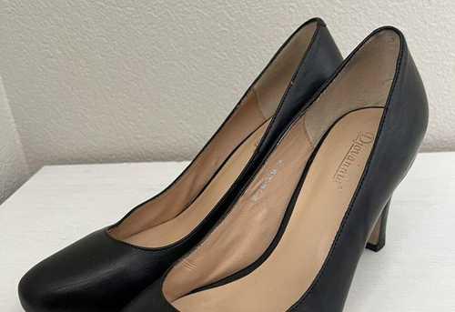 Туфли женские 37.5 38 размер черные кожа