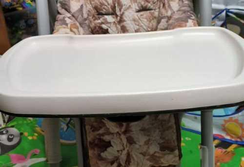 Кормильный столик