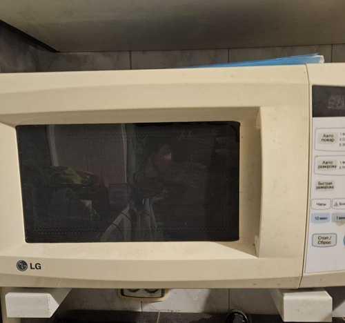 Микроволновка LG 1744