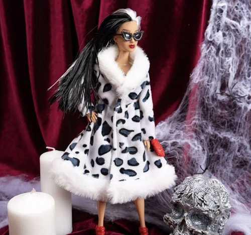 Шарнирная кукла Круэлла Cruella de Vil злодейка