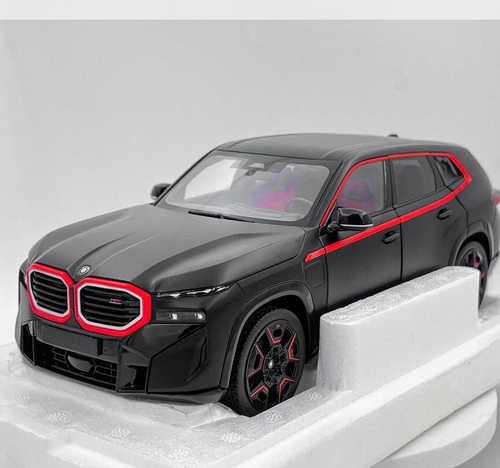 1/18 Minichamps BMW XM 2023 Label Red