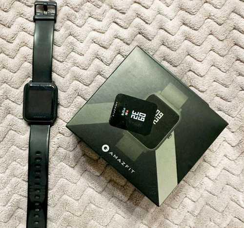 Умные часы Amazfit Bip (модель А1608)