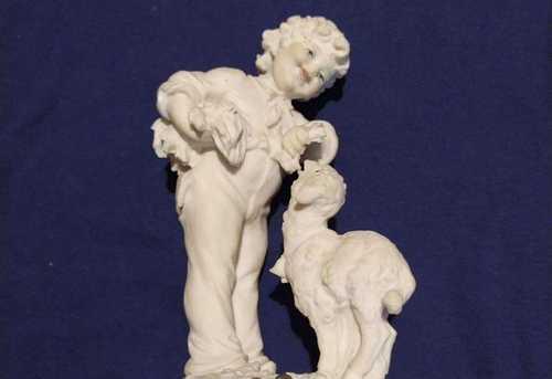 Статуэтка " Мальчик с овечкой" 1983 г Флоренция