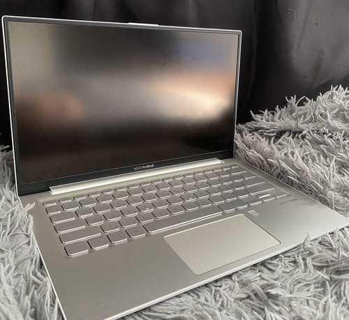 11' Asus Vivobook S13 X330UA