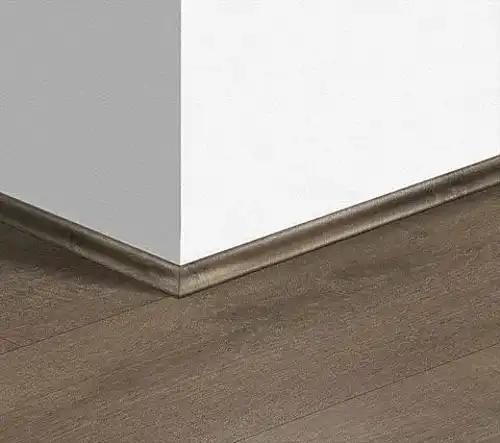 Плинтус Скоция Quick Step Vinyl 17x17х2400/ 40139