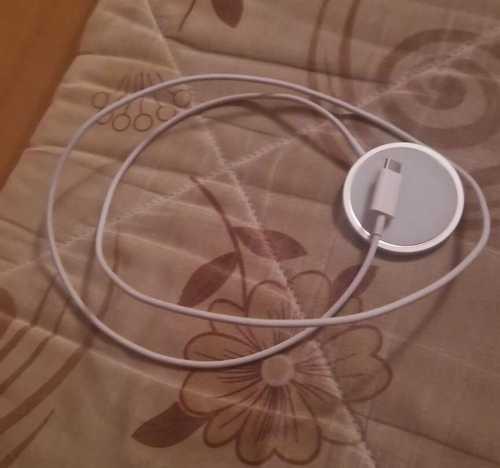 Беспроводная зарядка apple magsafe